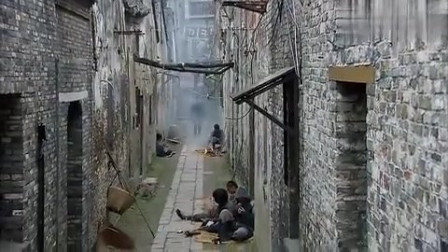 老乞丐街边乞讨,路过的土匪一眼认出,竟是他亲爹