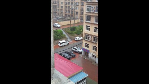 雨季尚未结束,要注意行车和出行安全
