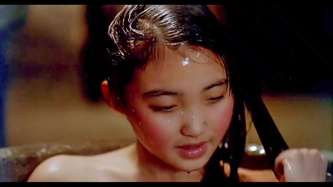 小伙偷看美女洗澡尽然只为了