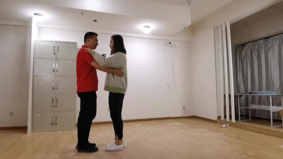 成都微微双人舞示范教学,双人舞慢三+拉花。简单易学,一看就会