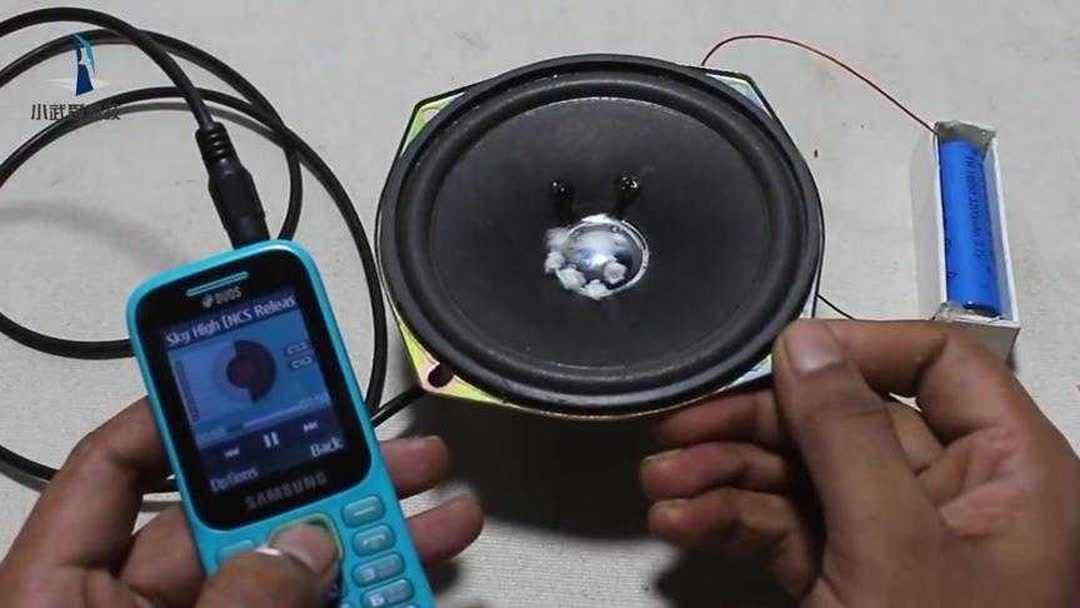 简单的几个小电子元器件,教你如何制作一个小功放!