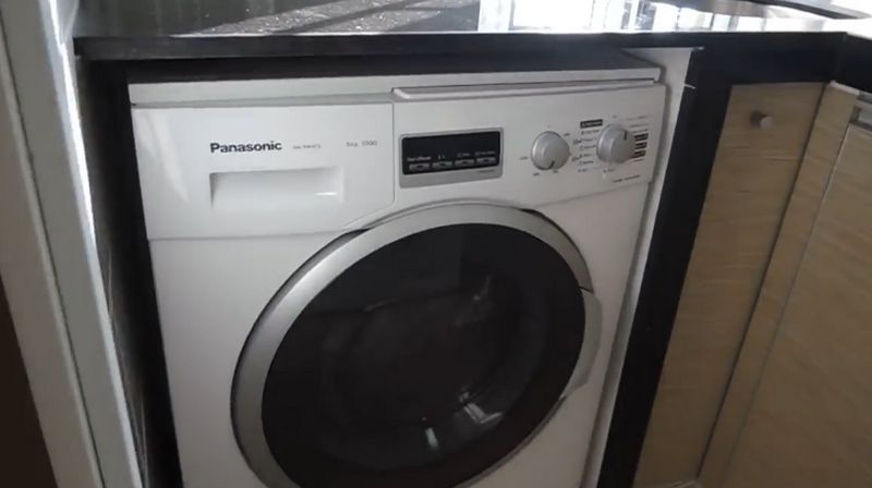 这么小的厨房也能塞得下洗衣机,给这装修设计点个赞!