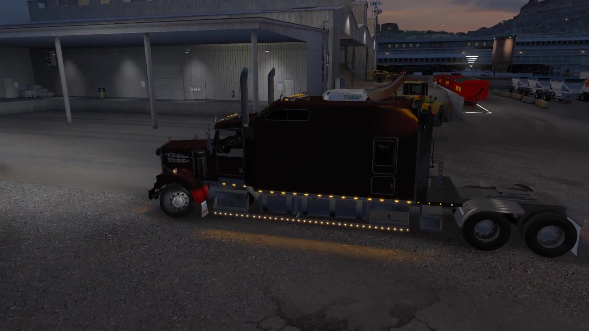 美国卡车模拟-肯沃斯W900L公路列车在亚利桑那州