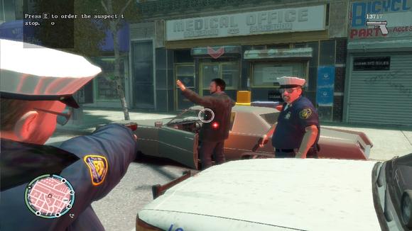 GTA4警察模拟器:匪徒丢掉了武器,第一次劝降成功了