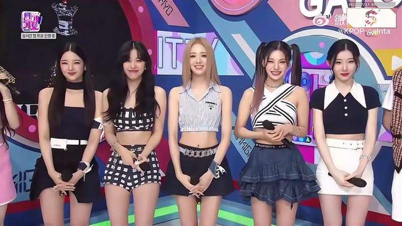 7.17人歌 ITZY采访公开 ITZY新歌舞台 ITZY新歌SNEAKERS itzy将于7月...