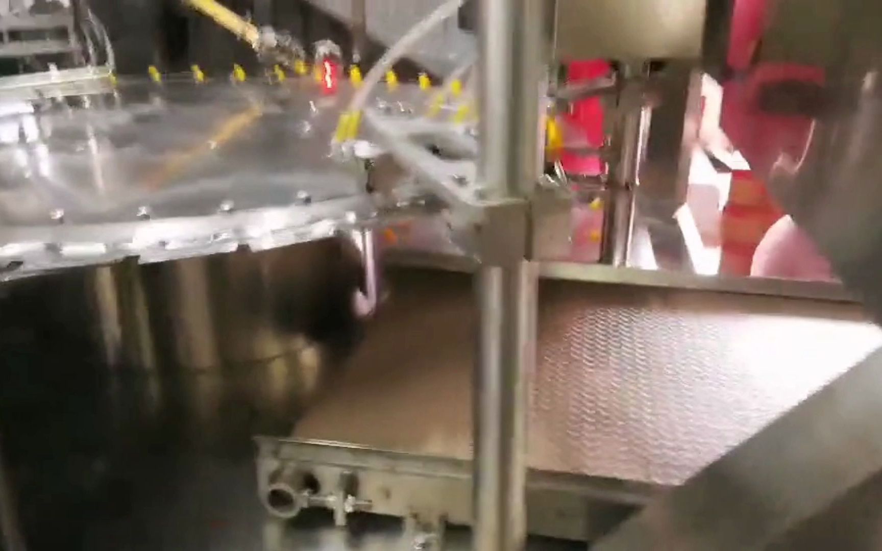 黄豆酱吸嘴袋装自动灌装旋盖机,食品工厂标准化生产流程全自动灌装...