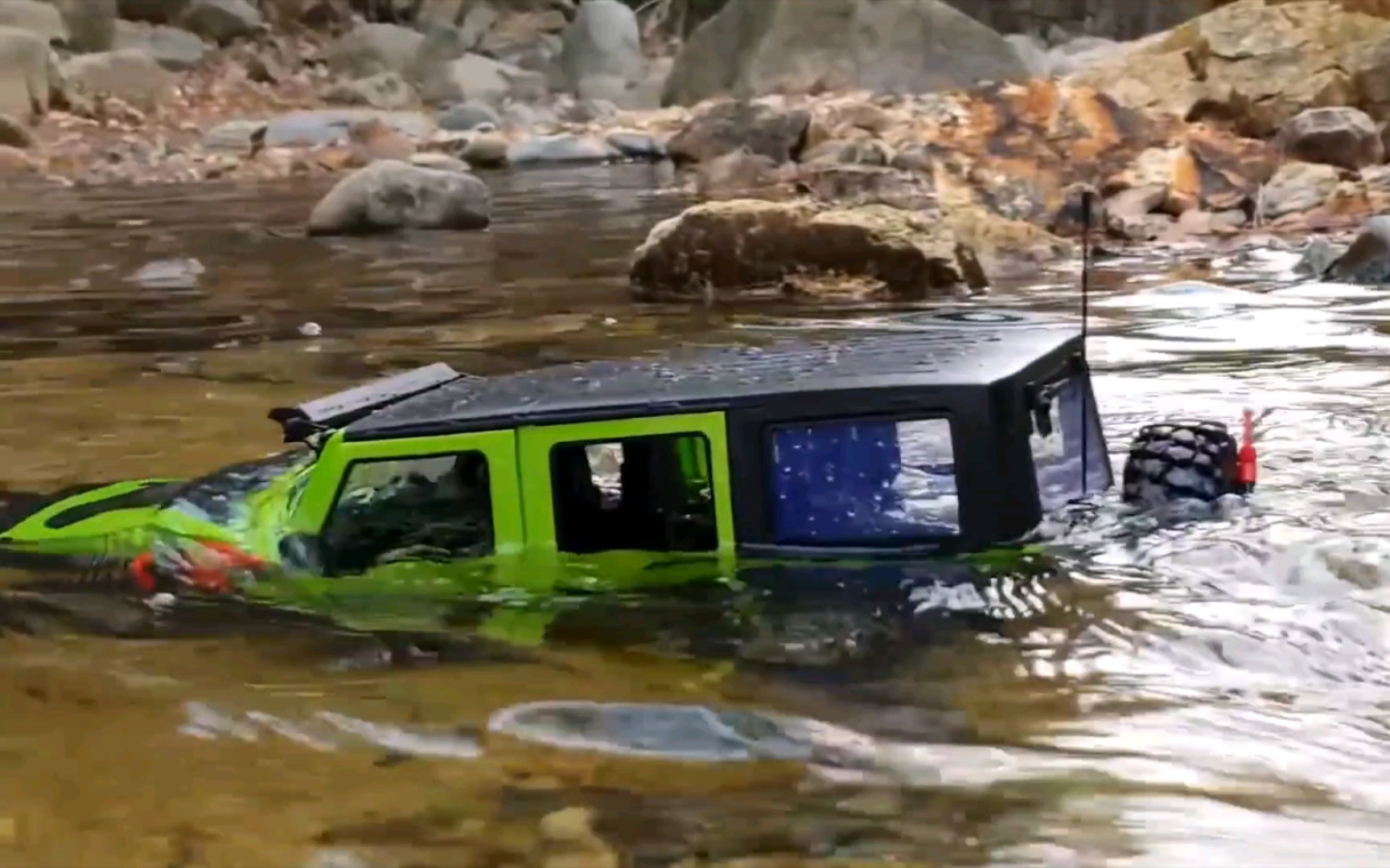 模型车拍出了大片的既视感!超带感RC模型越野车!越野我们是认真的!