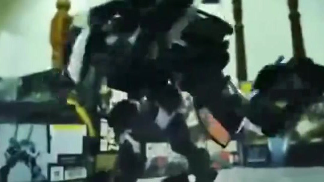 超酷!玩具动画视频 变形金刚之大黄蜂 vs 路障超萌