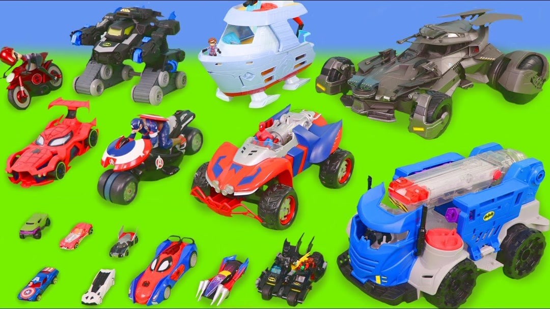 玩具小汽车:赛道上比赛的小汽车-汽车动画片