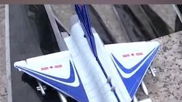 ...周年,纪念碑前孩子特意带来了飞机模型 #烈士 #海空卫士王伟 #81192