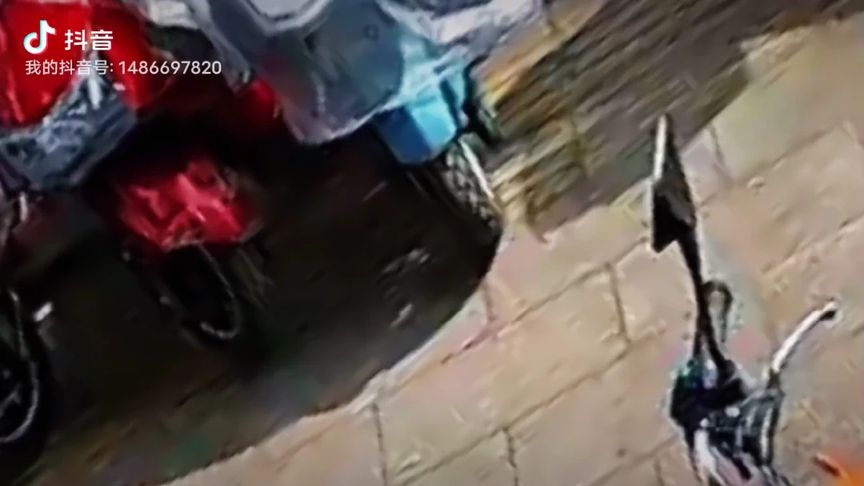 客户嫌助力车没劲跑不快,以小换大走一个