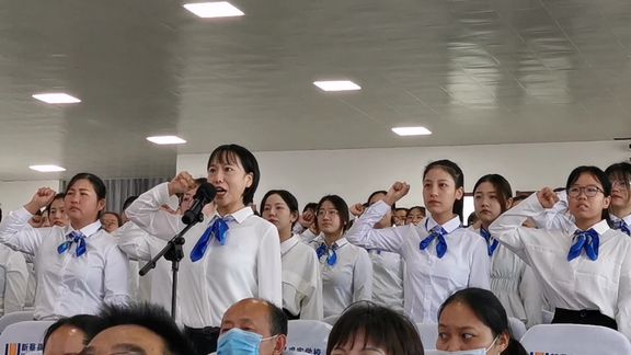 新蔡县庆祝第37个教师节暨优秀教师表彰大会