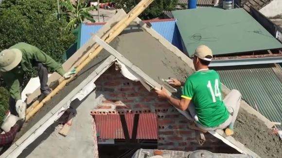 实拍工程队给楼房阁楼现浇,仔细一看气坏了,怪不得夏天没法呆