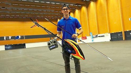 好厉害的飞机模型,不知两个月工资能不行买到