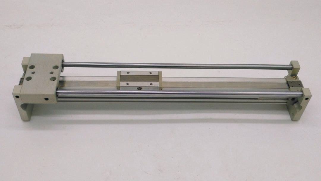 裁切机构设计方案:磁偶式无杆气缸与机械式无杆气缸