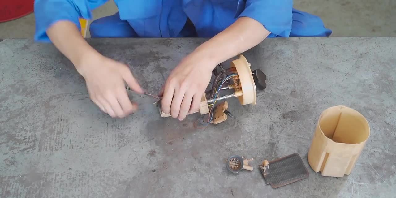 拆解汽车燃油泵,告诉你为什么仪表油灯会亮