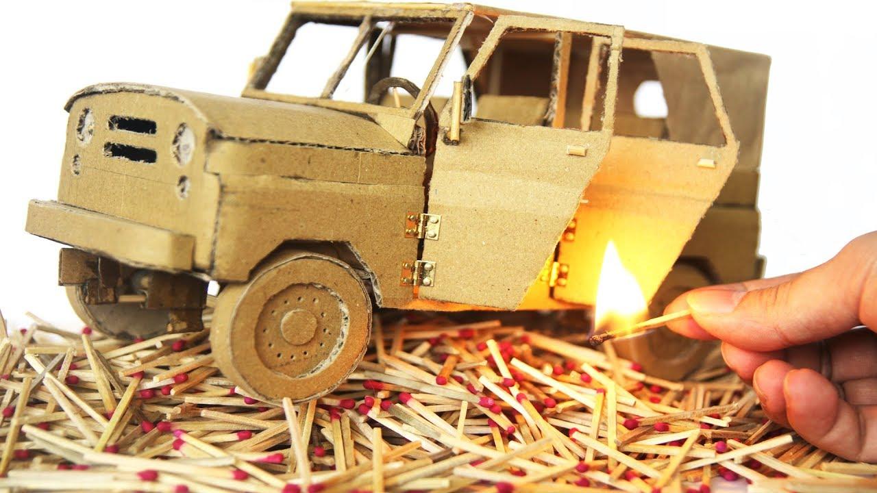 用纸板DIY汽车模型,然后点燃烧掉了,这也太无聊了吧