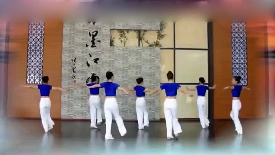 广场舞《小苹果》广场舞 《小苹果mv》