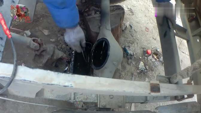 三轮摩托车后牙包总成怎样换呢?详细步骤讲解