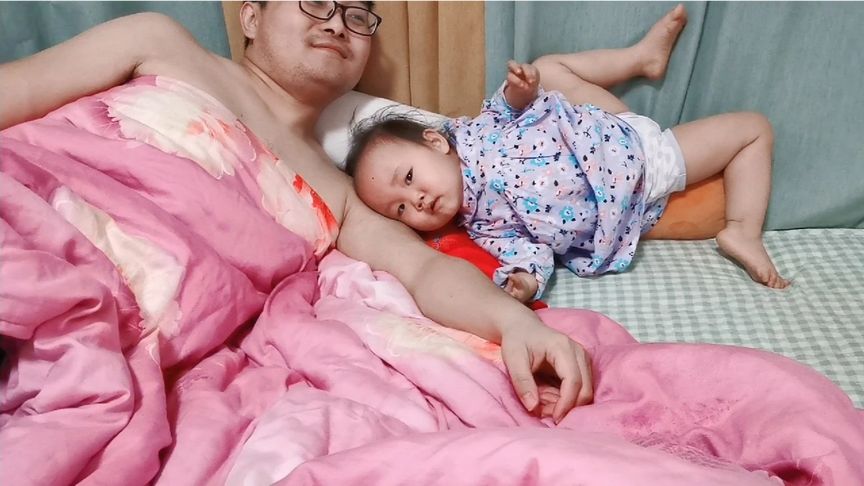 宝宝教爸爸数数,从1数到40,数完还不忘夸自己棒,真是太可爱了