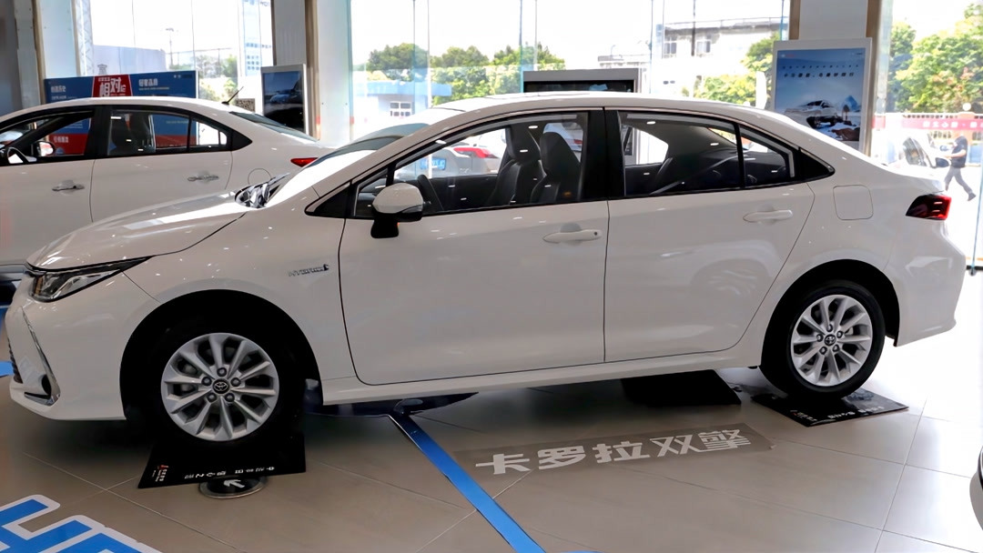 国产对比合资!比亚迪秦PLUS DM-i与丰田卡罗拉双擎怎么选?