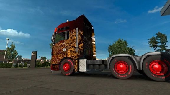 「欧洲卡车模拟」喜提新车,这卡车还挺花哨的