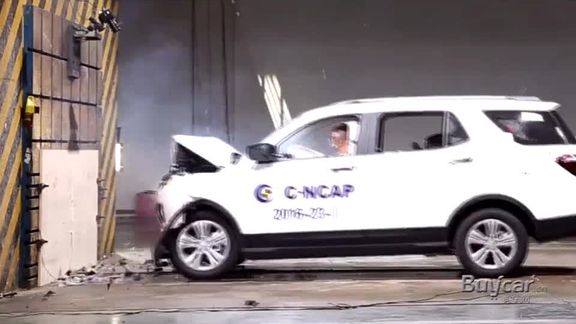 这车碰撞测试还挺结实的,可以给准备买这个车的朋友参考。