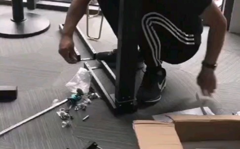 牛人DIY升降桌架