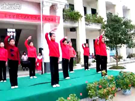 平富学校文明礼仪表演秀6