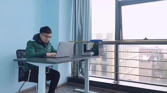 指定升降桌,打造健康办公环境,有兴趣私信我#办公 #品质生活