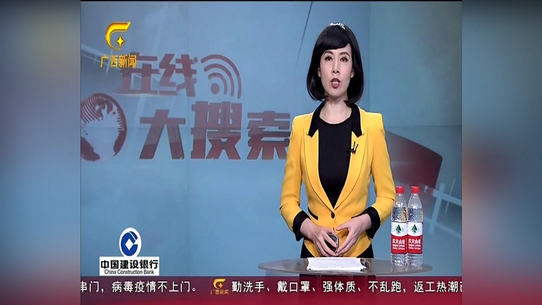 河北承德:厨房煤气罐爆炸起火 消防员徒手拎出喷火煤气罐