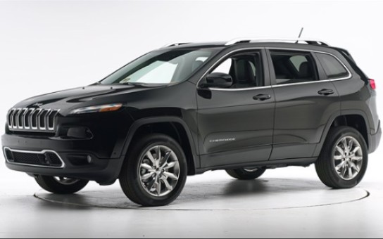 2015 吉普 切诺基/自由光 正面25%偏置刚性壁障碰撞测试(驾驶侧) iihs