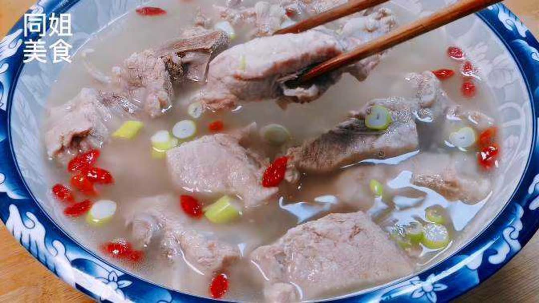 做清炖排骨汤,千万别直接下锅炖,牢记3点,汤鲜肉嫩无腥味