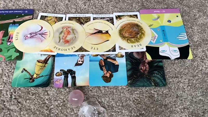 未来的你想要给现在的你什么信息?要注意什么?第四组牌