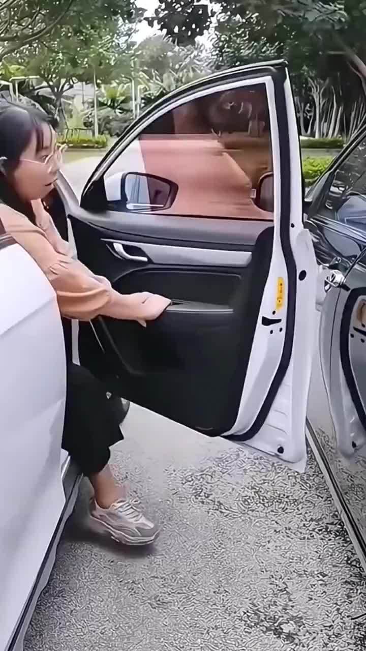开关车门总是不小心碰到车门,贴上这个防撞条就不担心了
