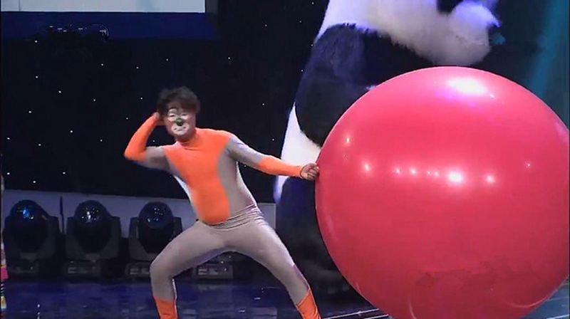 中国滑稽小丑军团现场表演《滑稽小丑大联欢》,好看又搞笑