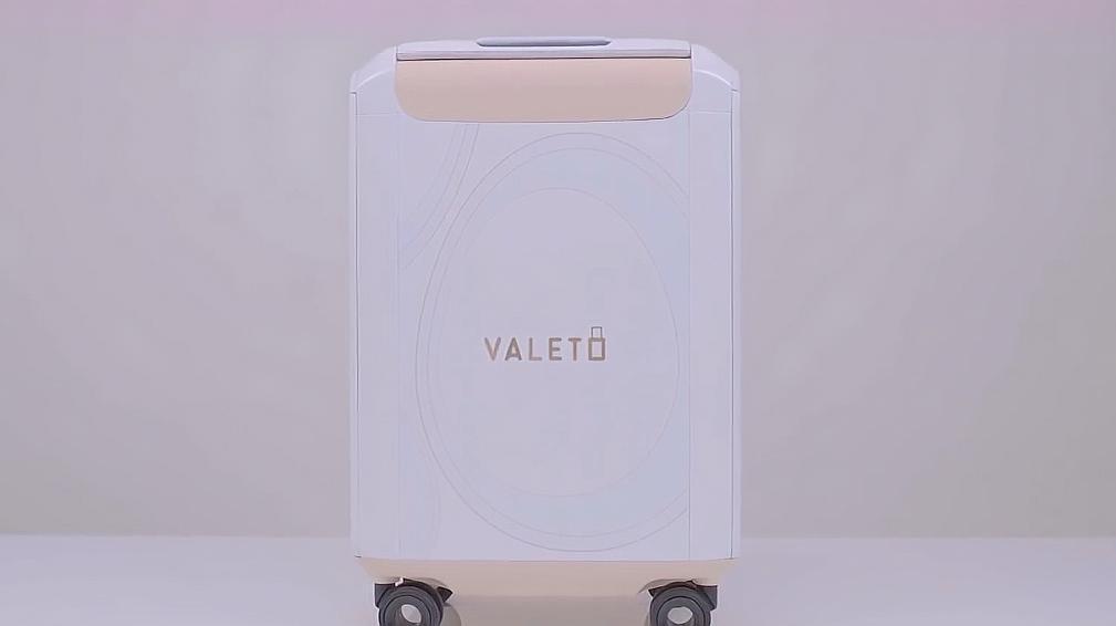 多功能行李箱:四条铝制固定腿,5秒就能变身儿童座椅!