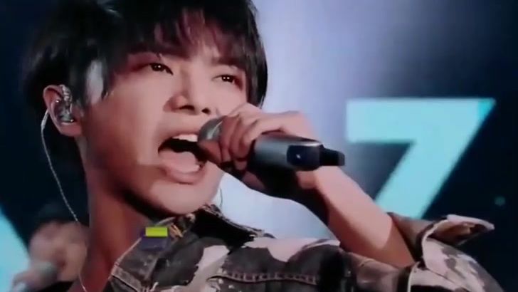 华晨宇《我管你》说唱,引爆全场,不愧是专业歌手