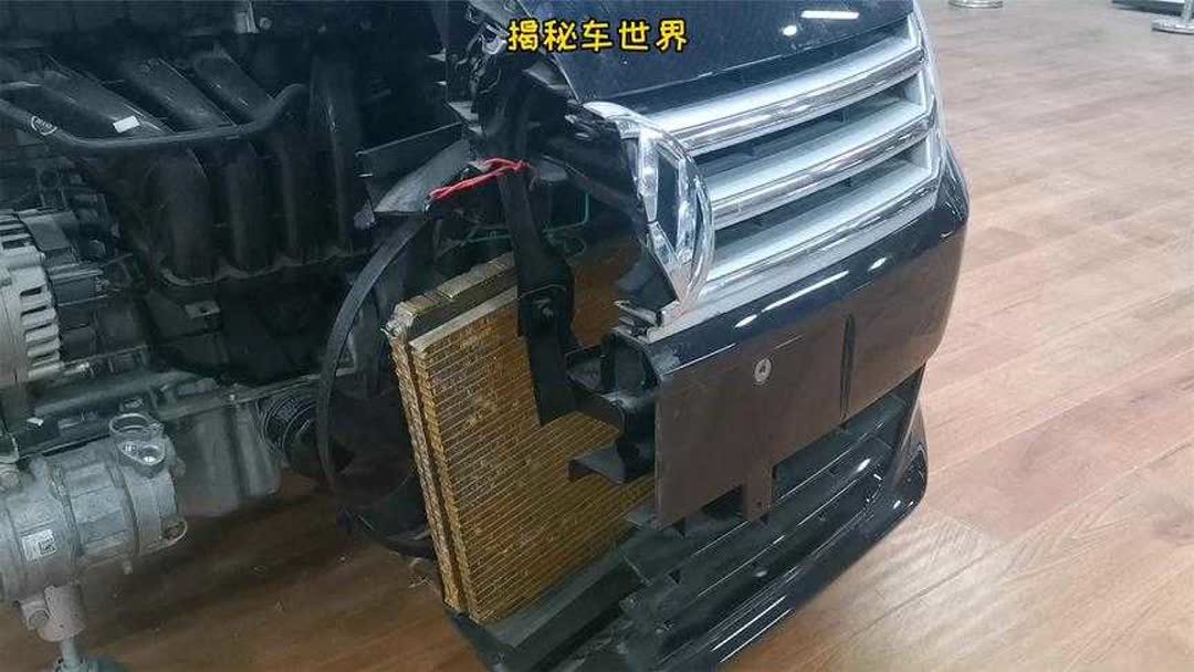 汽车的防撞梁、泡沫、是不是让车辆更安全