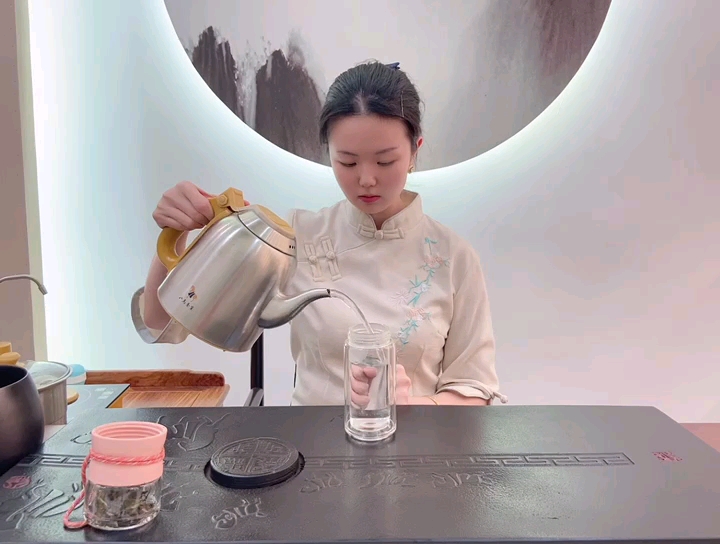 茶仙子小婉教你 #八马茶水分离杯 出门便携版的正确使用方法～