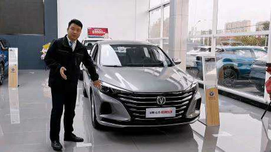 七万元国产新家轿逸动plus,低配开出高配范,几个小细节还要优化