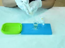 小狮王辛巴 喂药器的使用方法