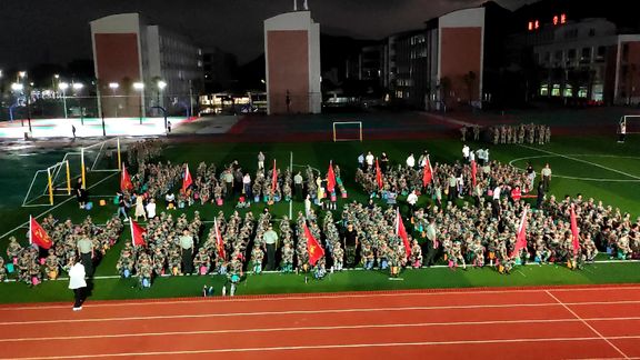 孩子们都长大了!我们也老了!世界属于你们的了!努力拼搏吧!