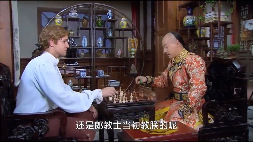 还珠格格:皇上突然来如意馆,吓得小燕子东躲西藏,皇上来的真巧