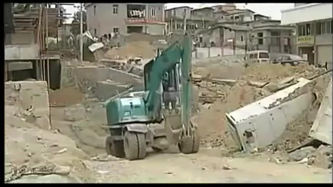 各种施工现场!小型挖掘机工作视频.()