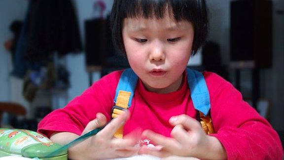 简单、实用、有趣的手指计算法,动动手就可以把答案解出来