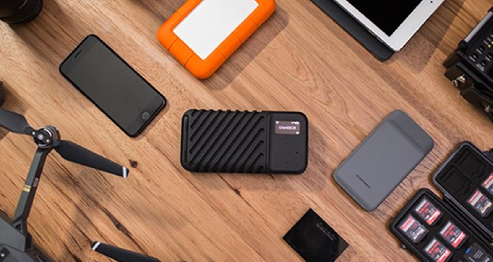 既是移动硬盘也是微型计算机 它能让你备份和存储更方便