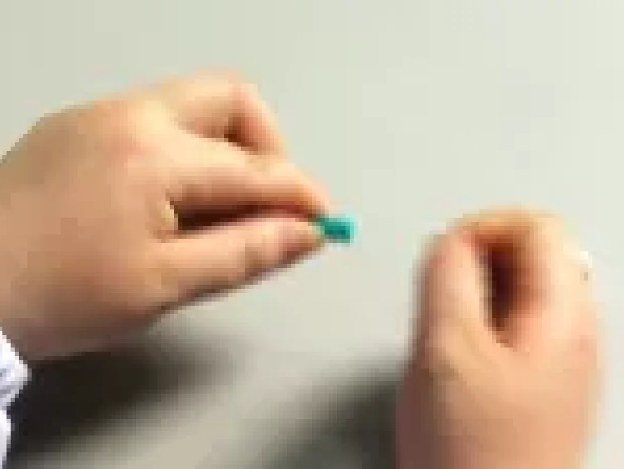 三诺安稳血糖仪使用方法