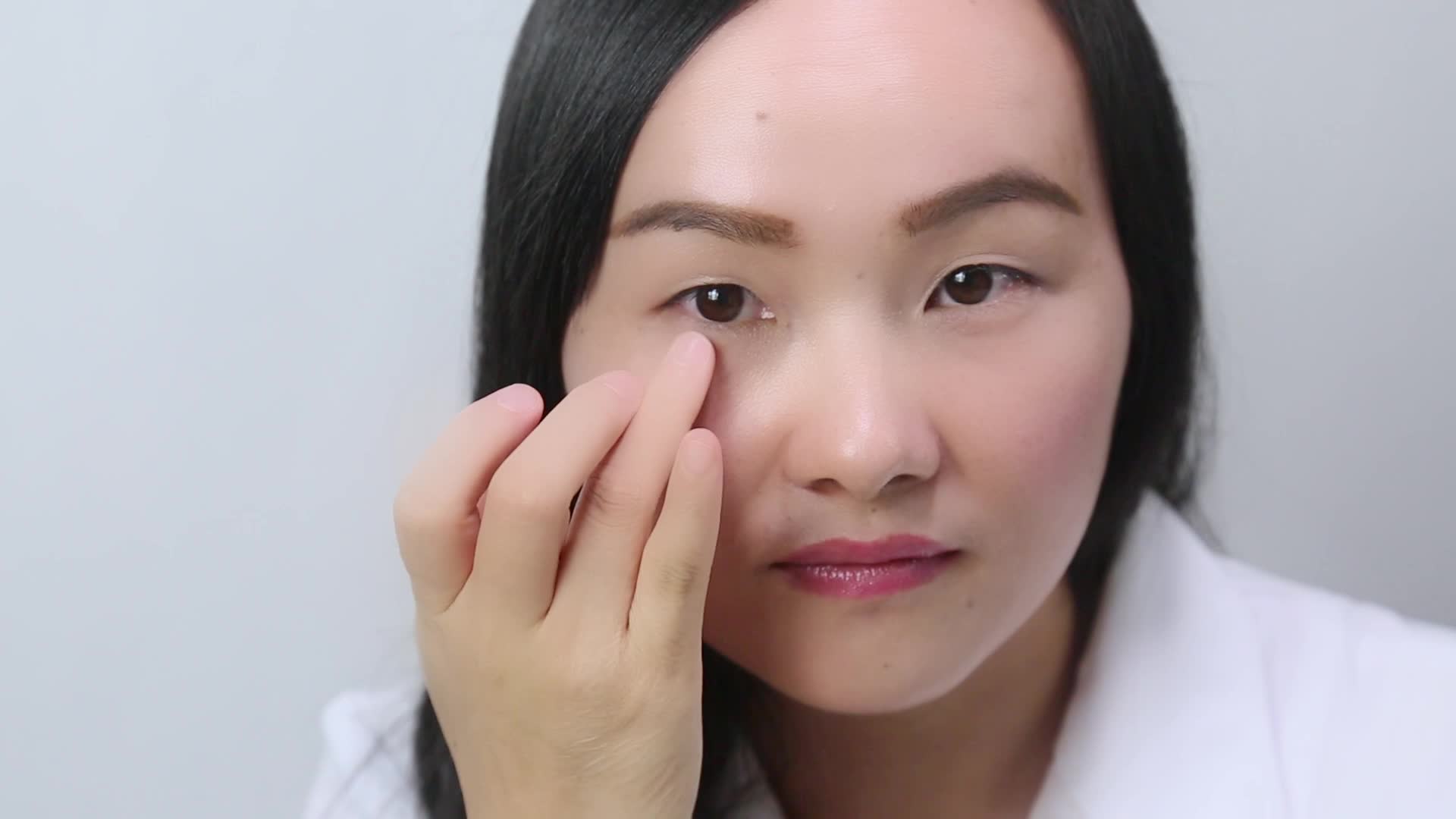 【禾葡兰】正确使用眼精华素的手法