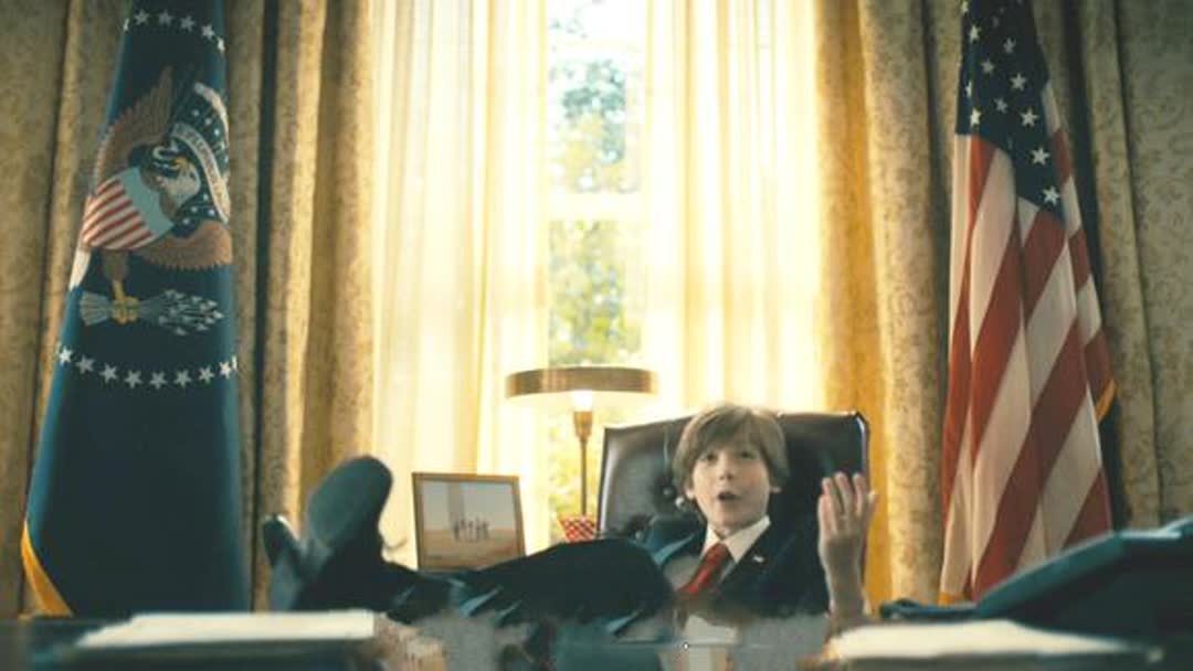 3分钟看搞笑电影:11岁男孩当选美国总统,还把游戏免费送给民众玩